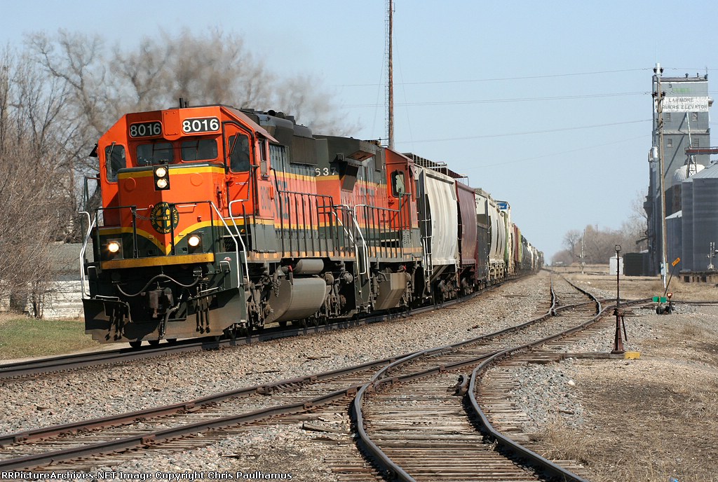 BNSF 8016 (M-SUPMIN)